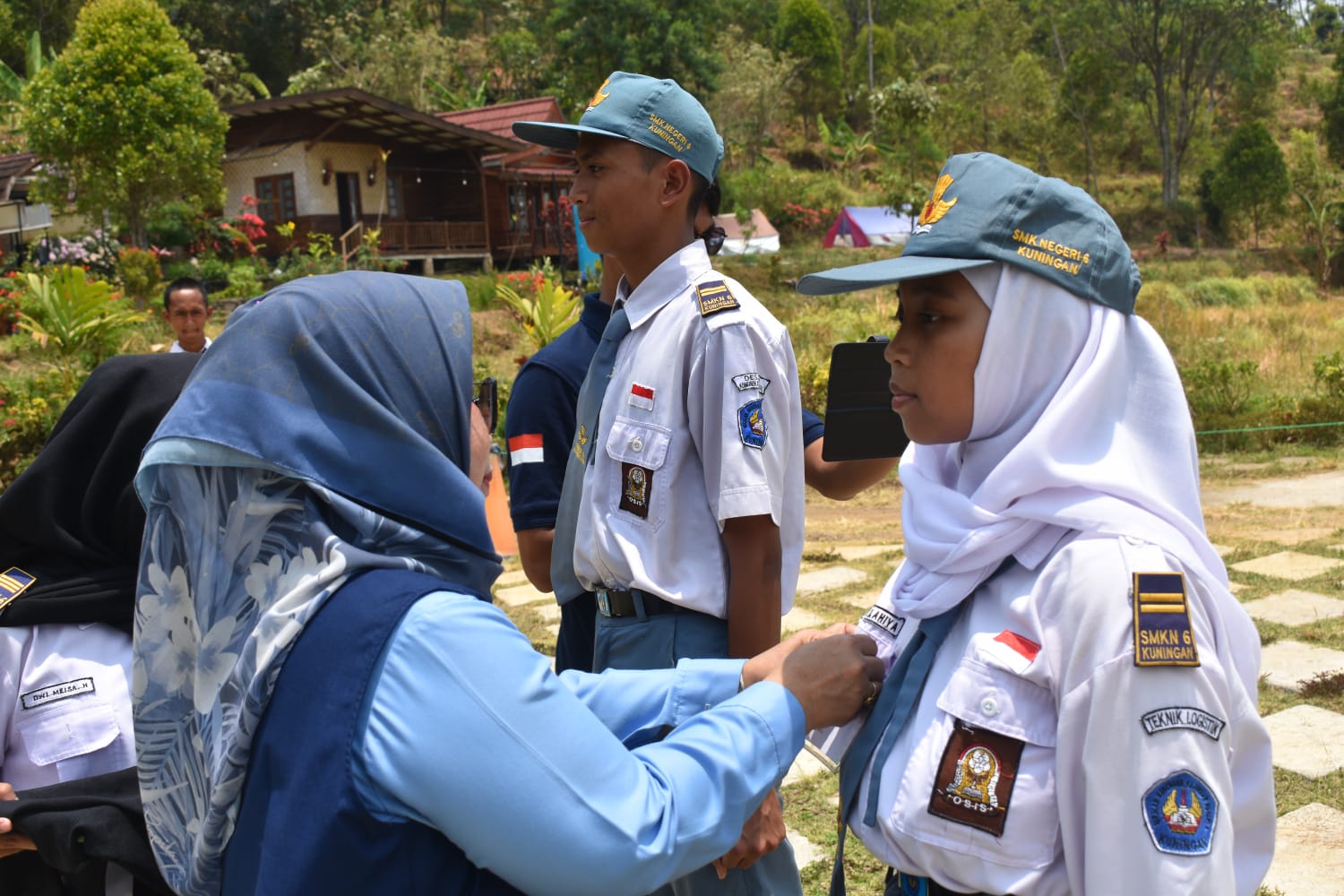 Latihan Dasar Kepemimpinan OSIS dan MPK SMKN 6 Kuningan – SMK Negeri 6 Kuningan